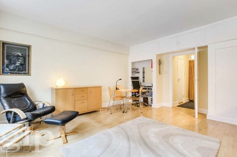 'Very large studio in central London' Room to Rent from SpareRoom