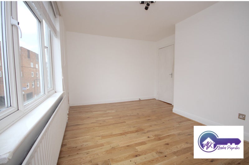 'Amazing 2 Bed Flat In Hoxton/ Shoreditch' Room to Rent from SpareRoom