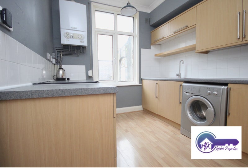 'Amazing 2 Bed Flat In Hoxton/ Shoreditch' Room to Rent from SpareRoom