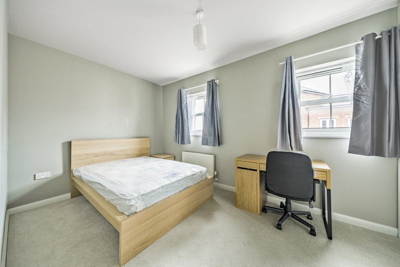 'Furnished room in shared house' Room to Rent from SpareRoom