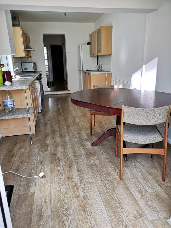 'Lu1 Affordable Big double room £130pwk bills incl' Room to Rent from ...