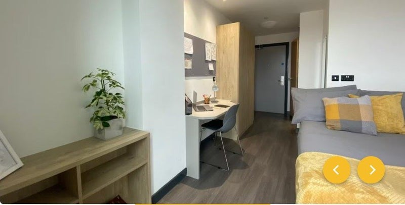 'Belfast Student Roost - Swanston House ensuit' Room to Rent from SpareRoom
