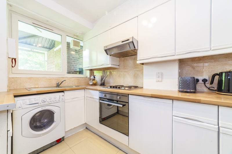 'Single Room In Putney' Room to Rent from SpareRoom