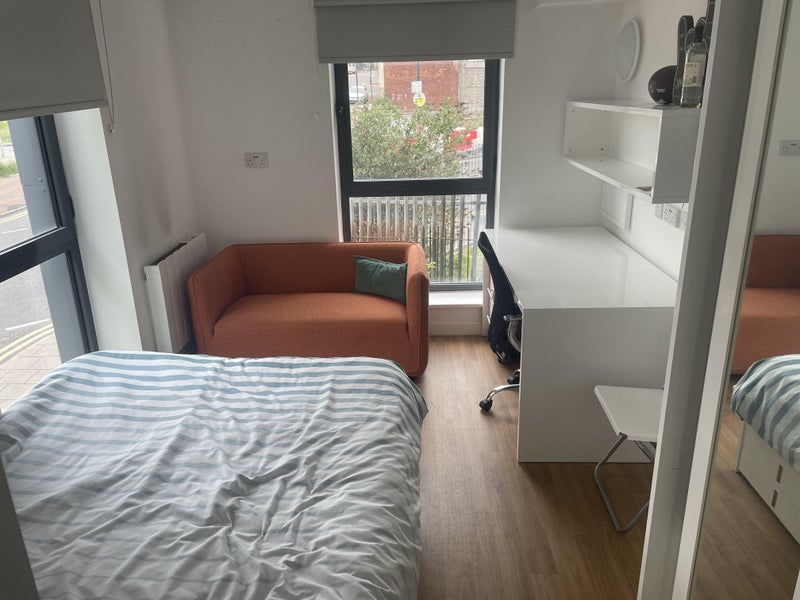 'Student only studio available for Summer' Room to Rent from SpareRoom