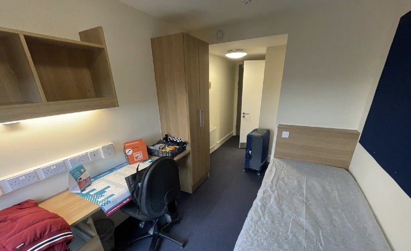 'Prime UCL Ensuite Room at New Hall' Room to Rent from SpareRoom
