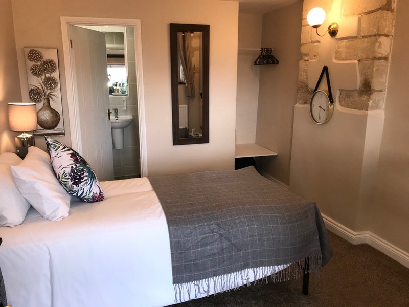 'Double Room Private Entrance All Bills Included.' Room to Rent from ...