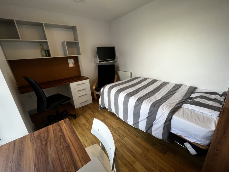 'Student Studio For Rent - £150P/W' Room to Rent from SpareRoom