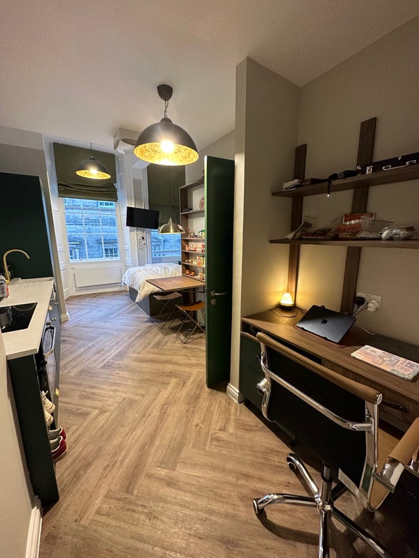 'Postgrad by Hello Student, South Bridge' Room to Rent from SpareRoom