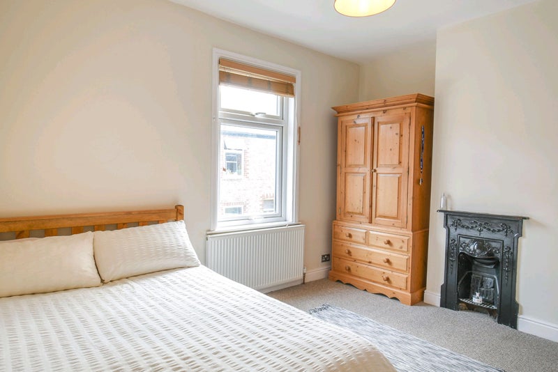 'Large Double Room in South Bank ' Room to Rent from SpareRoom