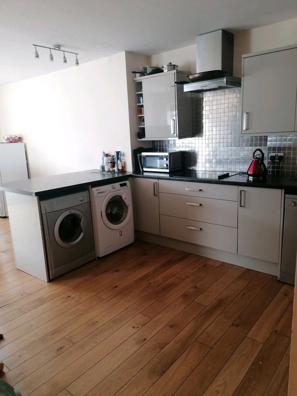 'Modern Double Bedrooms In Poole ' Room to Rent from SpareRoom