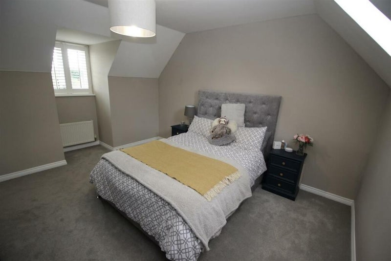 'Top Floor suite' Room to Rent from SpareRoom