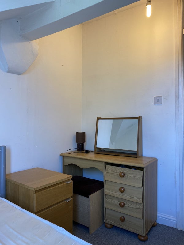 'Lodger required' Room to Rent from SpareRoom