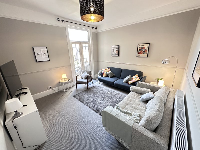 'Incredibly Large Rooms in Stylish Refurbed House' Room to Rent from ...