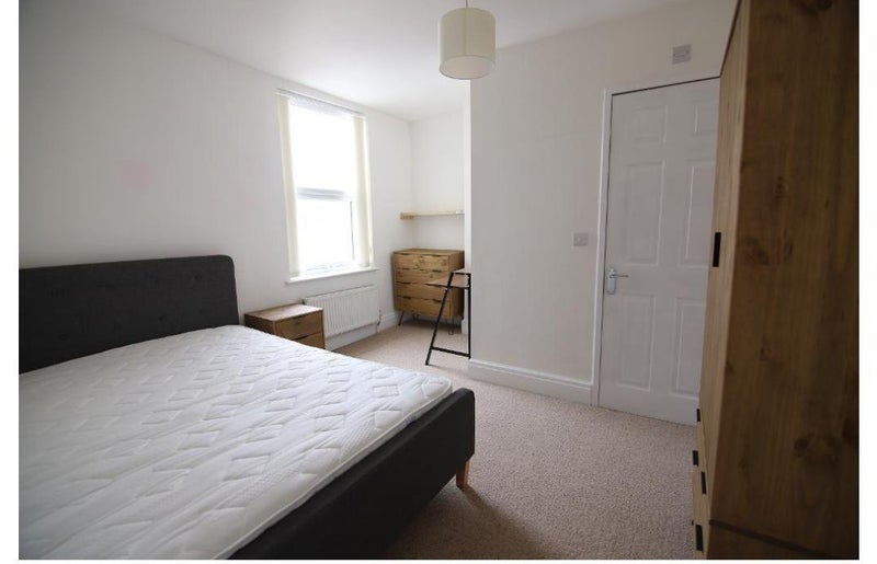 '2 rooms in house in Oxton with Garden' Room to Rent from SpareRoom