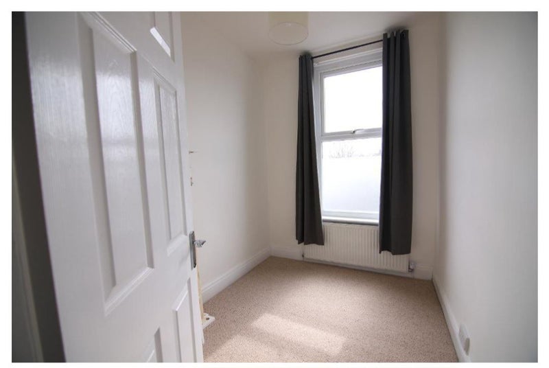'2 rooms in house in Oxton with Garden' Room to Rent from SpareRoom