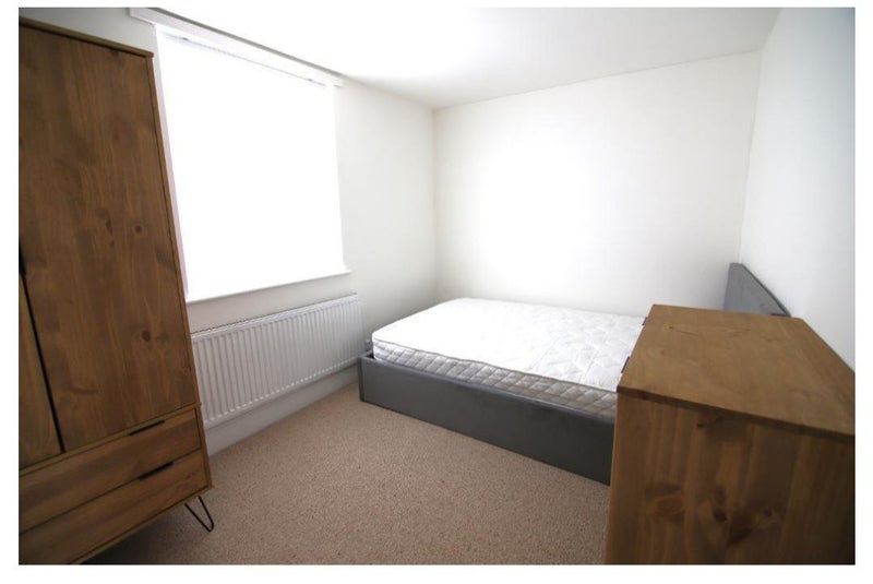'2 rooms in house in Oxton with Garden' Room to Rent from SpareRoom