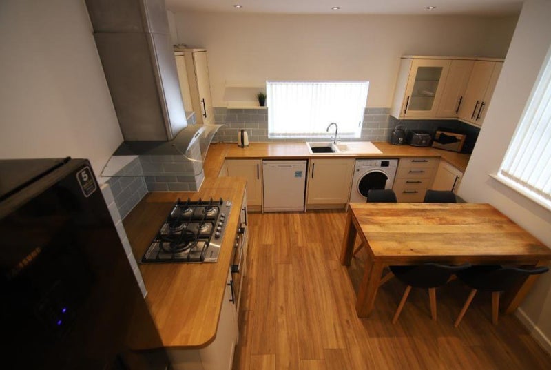 '2 rooms in house in Oxton with Garden' Room to Rent from SpareRoom