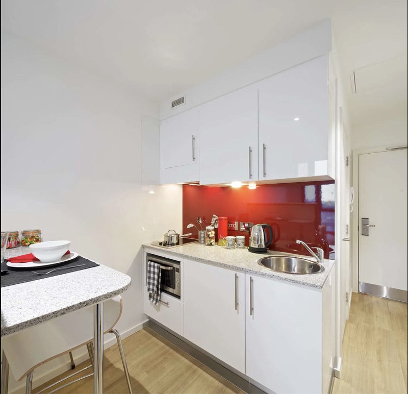 'Student Only! Studio: 20m^2/ West London' Room to Rent from SpareRoom