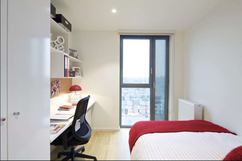 'Student Only! Studio: 20m^2/ West London' Room to Rent from SpareRoom