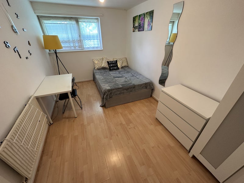 'Double room NW4 ref 31LH1B' Room to Rent from SpareRoom