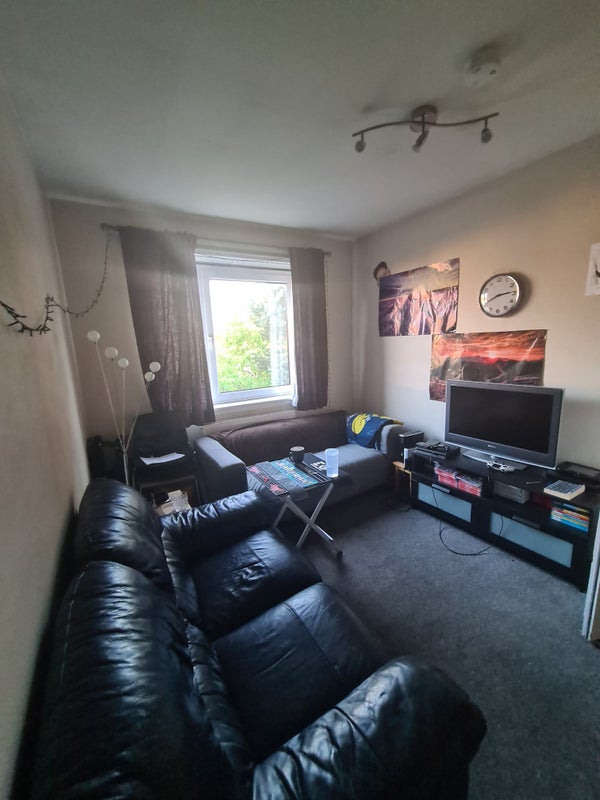 '2 Bedrooms avaliable' Room to Rent from SpareRoom