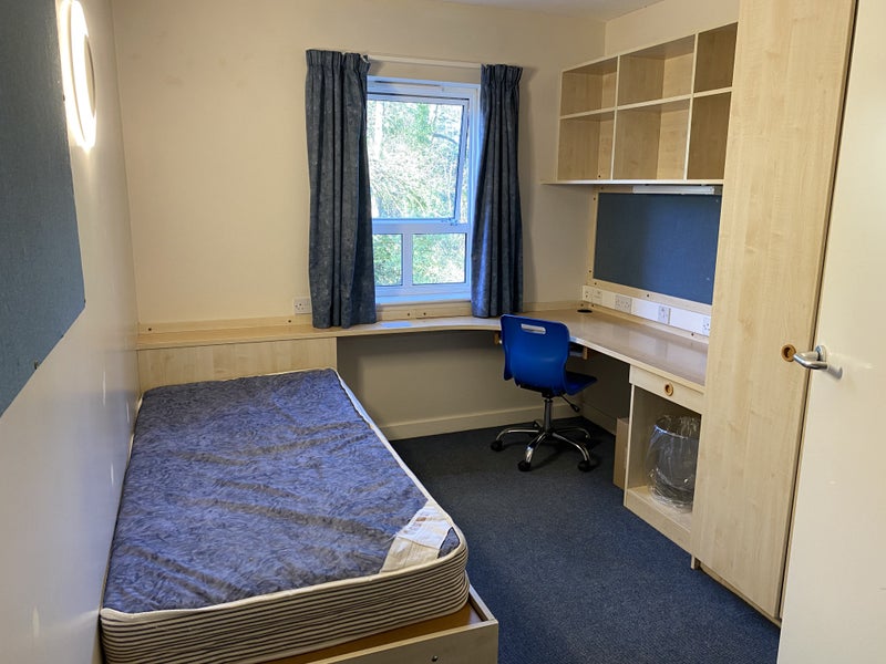 'Cheney Student Village Ensuite Room Block H2' Room to Rent from SpareRoom