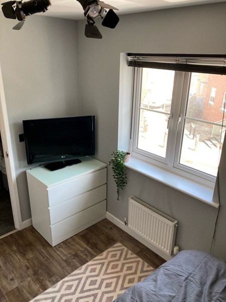 ' Modern single room for working professionals. ' Room to Rent from ...