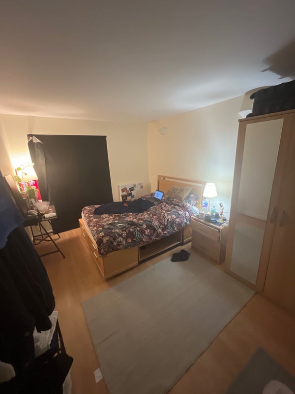 'Short Let Room Available ' Room to Rent from SpareRoom