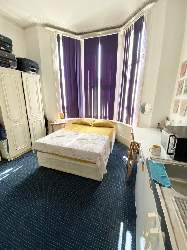 '£1050: Self Contained Studio Rent ' Room to Rent from SpareRoom