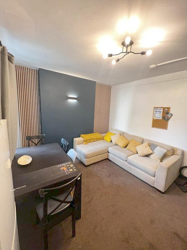 'Luxury double and single bedroom' Room to Rent from SpareRoom