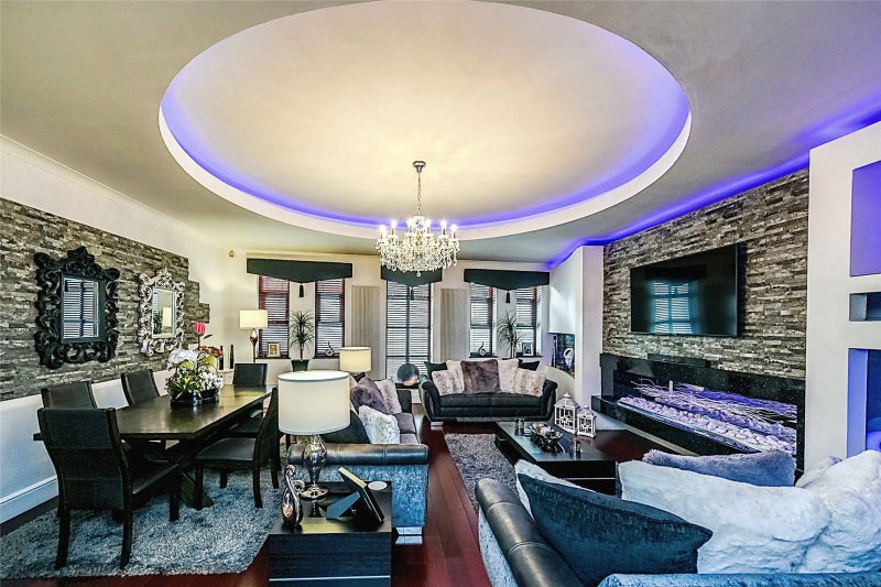 'Luxurious Large Property' Room to Rent from SpareRoom