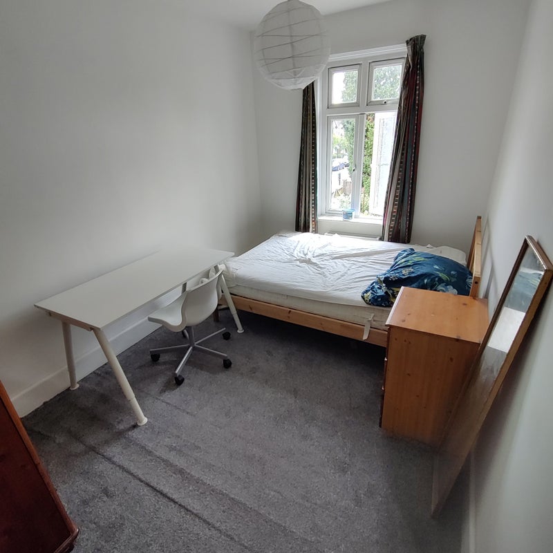 '3 guys looking for a fourth housemate' Room to Rent from SpareRoom