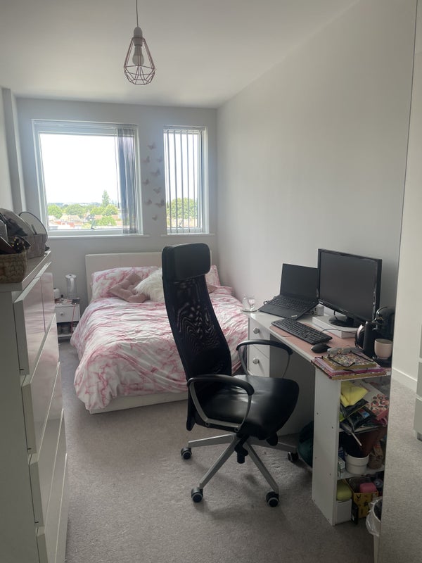'Lovely double room available in new 2 bed flat' Room to Rent from ...