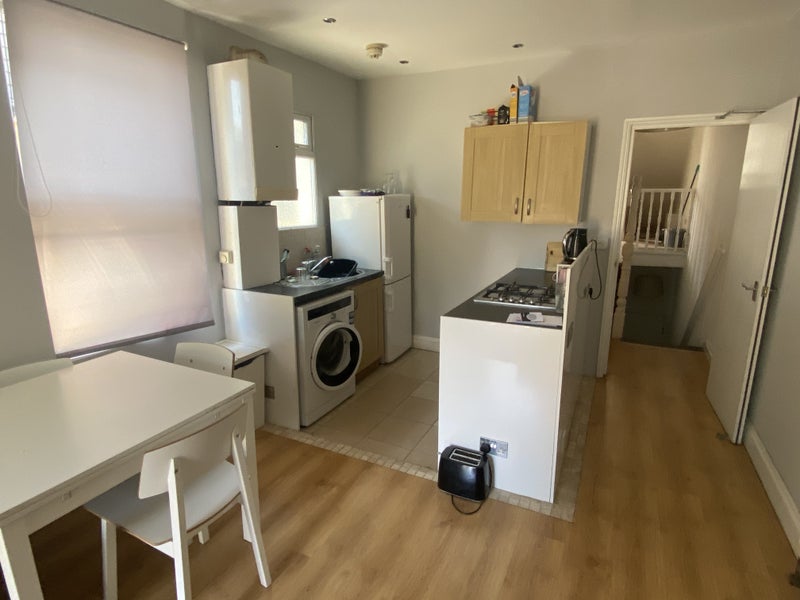 'Haringey Ladder : 2 Double rooms available now.' Room to Rent from ...