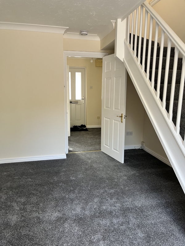 'Double Room in Charming House (Off-Road Parking)' Room to Rent from ...