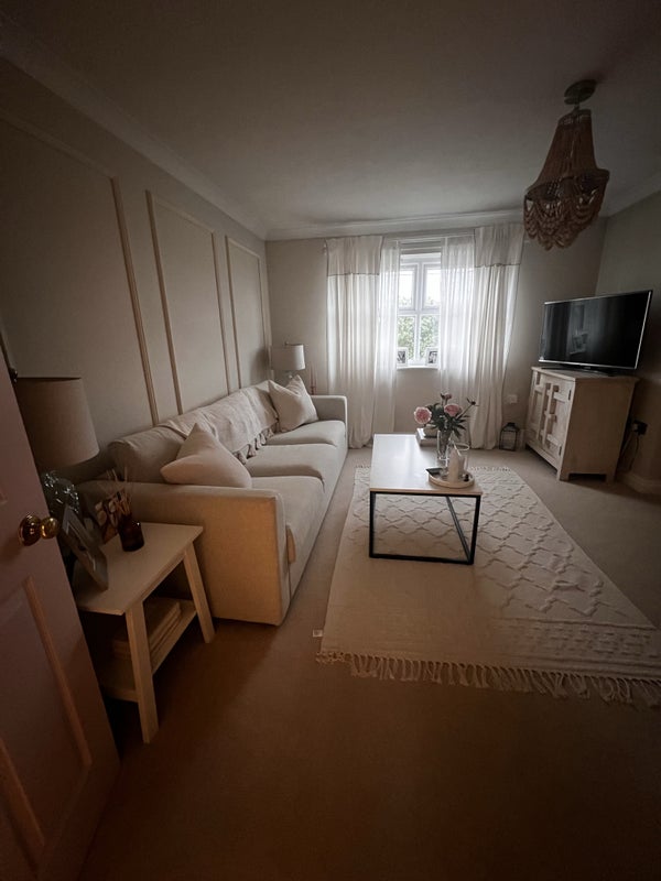 'Single Room (Female) Lodger to share my home!' Room to Rent from SpareRoom