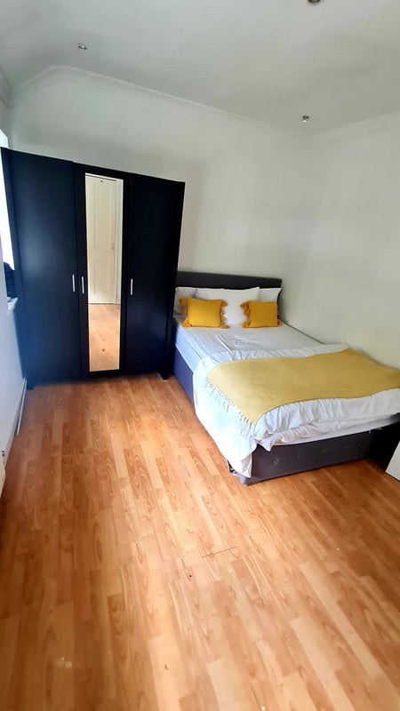 'Large Double Room available to rent in B14 Area' Room to Rent from ...