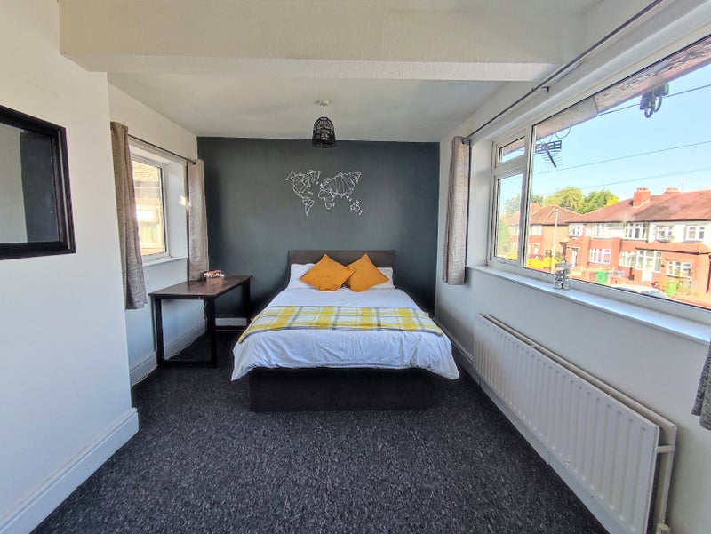 '4 Bedroom Recently Renovated House in Fallowfield' Room to Rent from ...