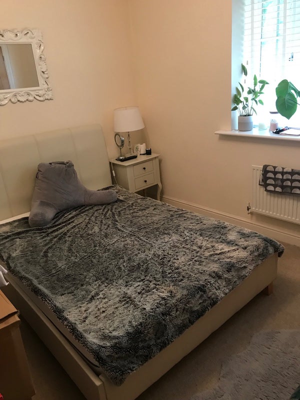 'Double en suite Room available in detached house ' Room to Rent from ...