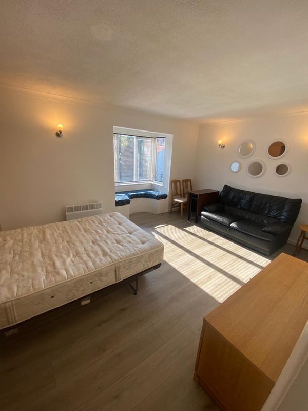 'Newly self contained studio Flat in Edmonton' Room to Rent from SpareRoom