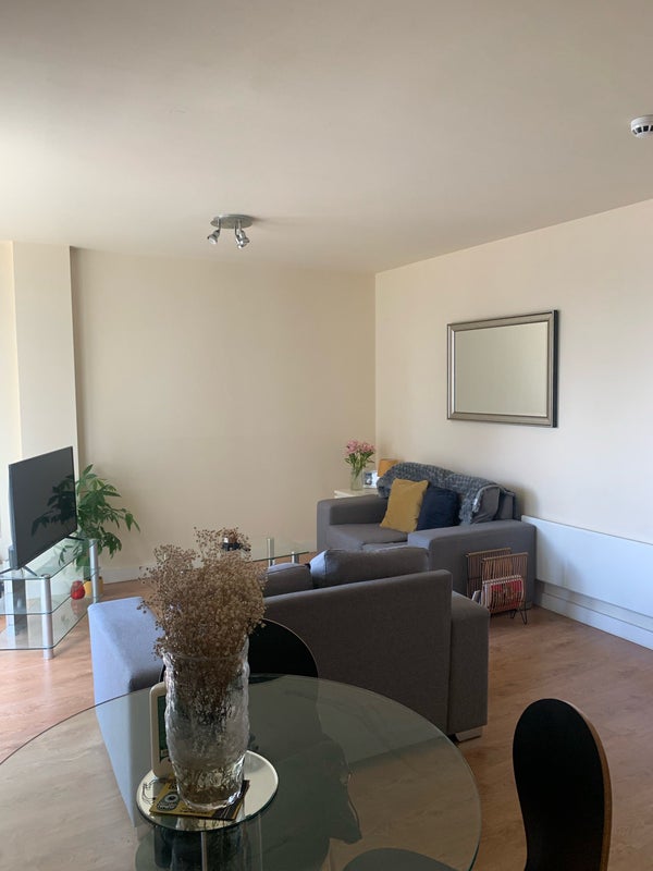 'Spare room in 2 bed flat' Room to Rent from SpareRoom