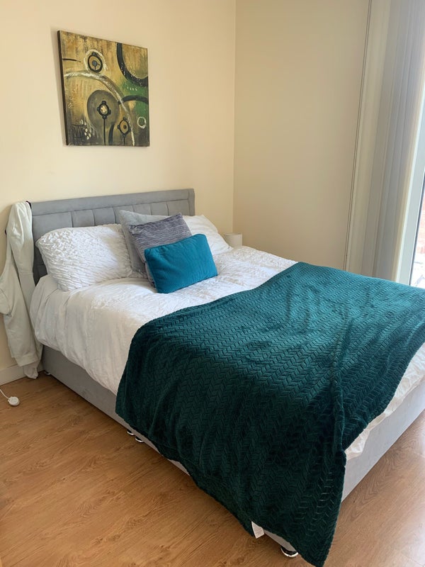 'Spare room in 2 bed flat' Room to Rent from SpareRoom