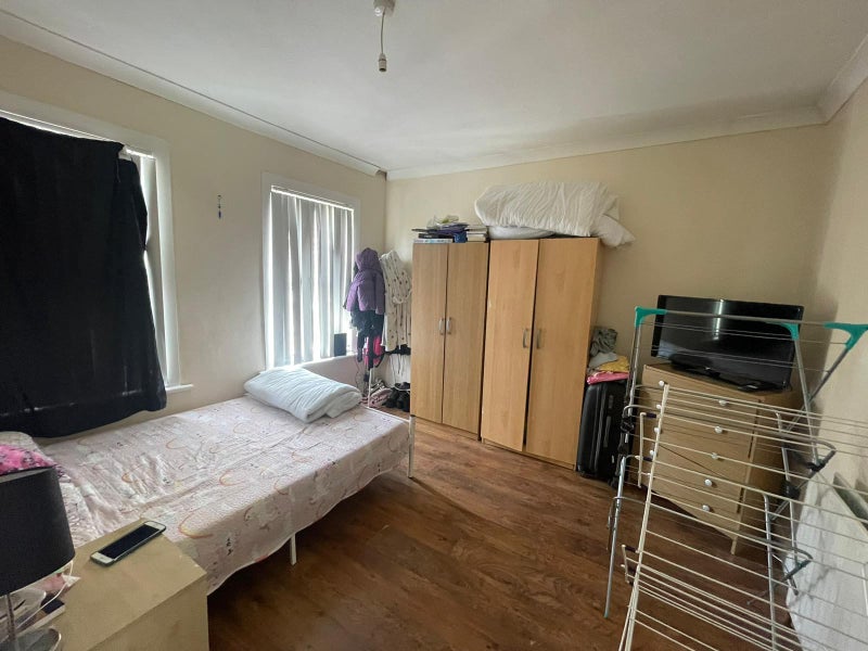 'Lovely 2 Bed Flat In Wood Green!' Room to Rent from SpareRoom