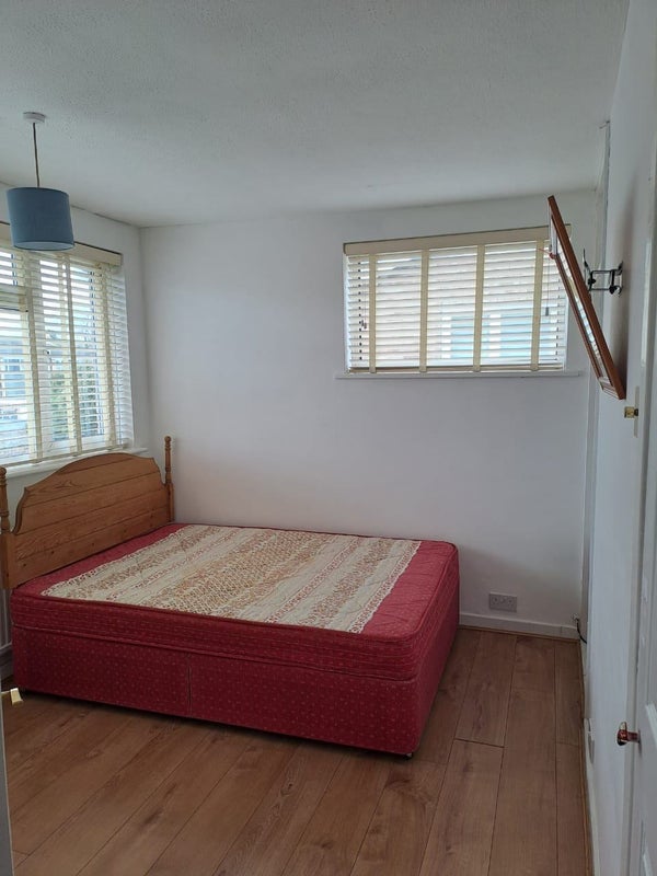 'Double room available for a female tenant ' Room to Rent from SpareRoom