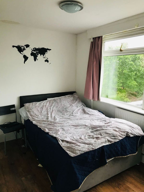 'A lovely en-suite room in shared Flat ' Room to Rent from SpareRoom