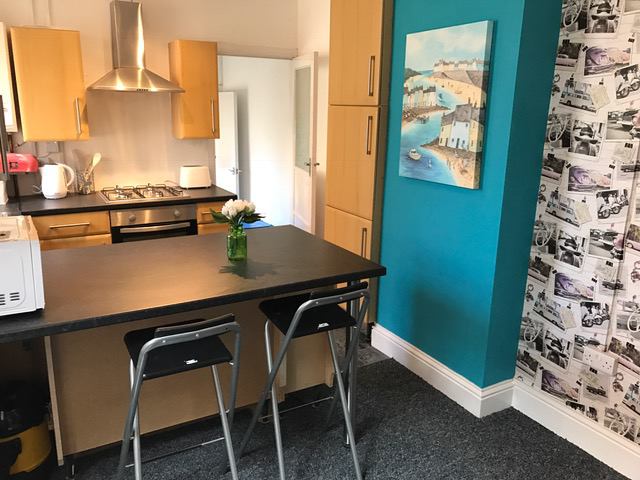'Ensuite For Students Available! All Bills Included' Room to Rent from ...