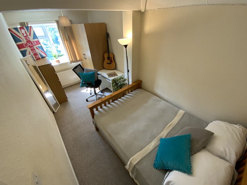 'Fantastic STUDENT House-Share (45A)' Room to Rent from SpareRoom