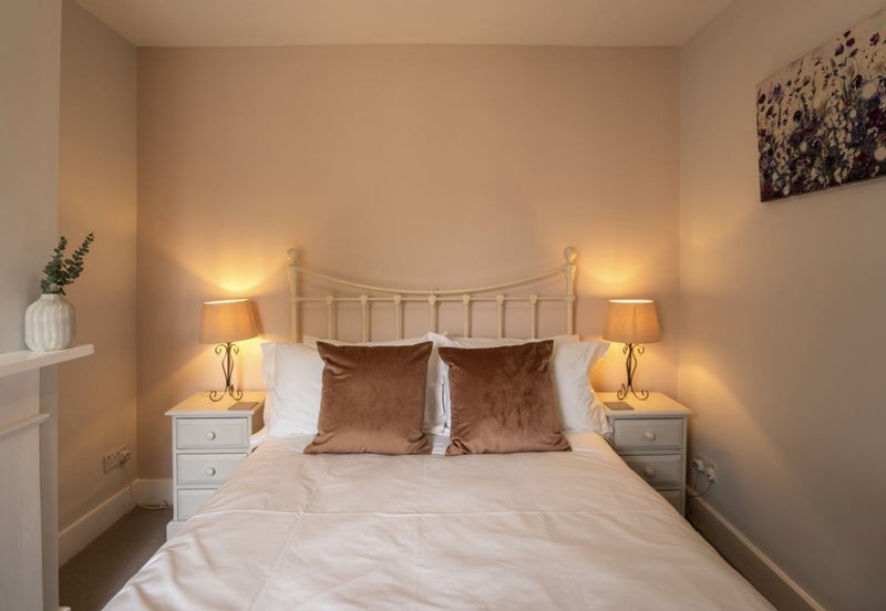 'Pretty double bedroom in picturesque cottage ' Room to Rent from SpareRoom