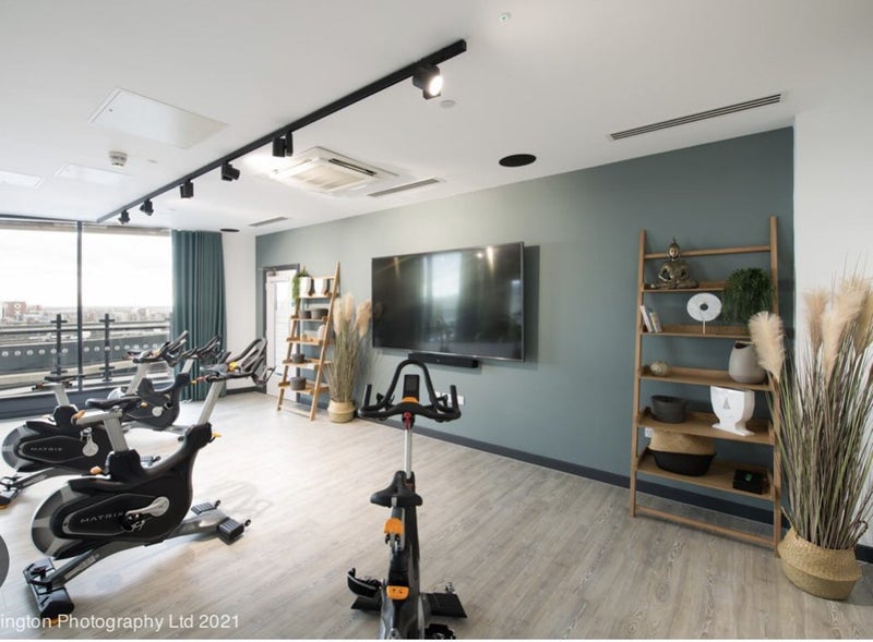 'Double En-Suite Room Available In Vox!' Room to Rent from SpareRoom