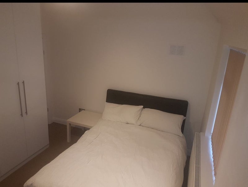 ' Double room for a professional female' Room to Rent from SpareRoom